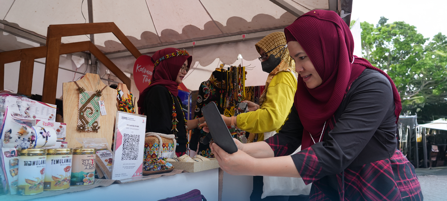 How to Use QRIS for Cashless Payments in Indonesia - NOBLE ASIA